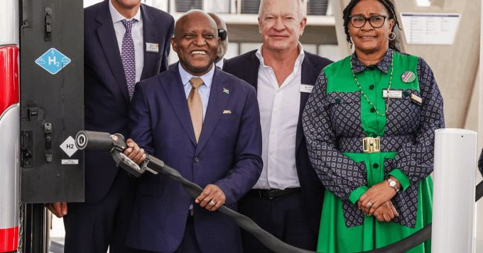 Namibia Opens Africa’s First Integrated Green Hydrogen Facility ...